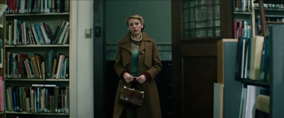 Romantic Moment of the Week: The Age of Adaline and Book Flowers